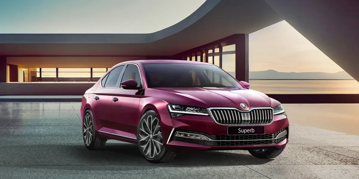 Skoda Superb Price in India 2025, Full Specs & Review | Smartprix