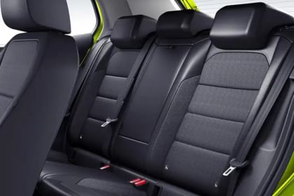 Skoda Kylaq Signature Plus Price in India 2025, Full Specs & Review ...