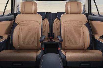 Hyundai Alcazar Executive 7Str Matte Price in India 2024, Full Specs ...