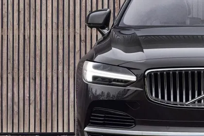 Volvo S90 Price in India 2025, Full Specs & Review | Smartprix