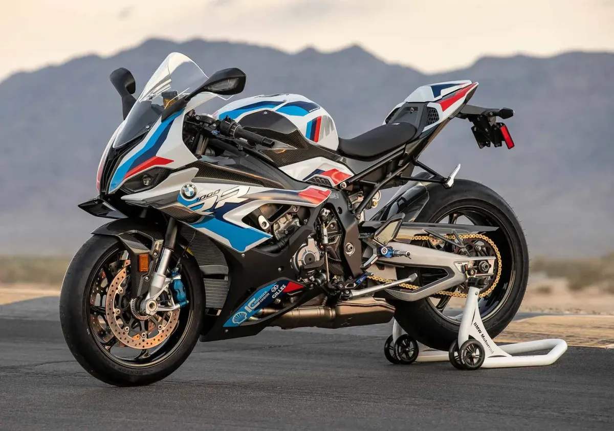BMW M 1000 RR Price in India 2026, Full Specs & Review | Smartprix