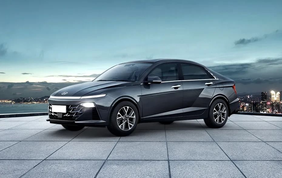 Hyundai Verna Price in India 2025, Full Specs & Review | Smartprix