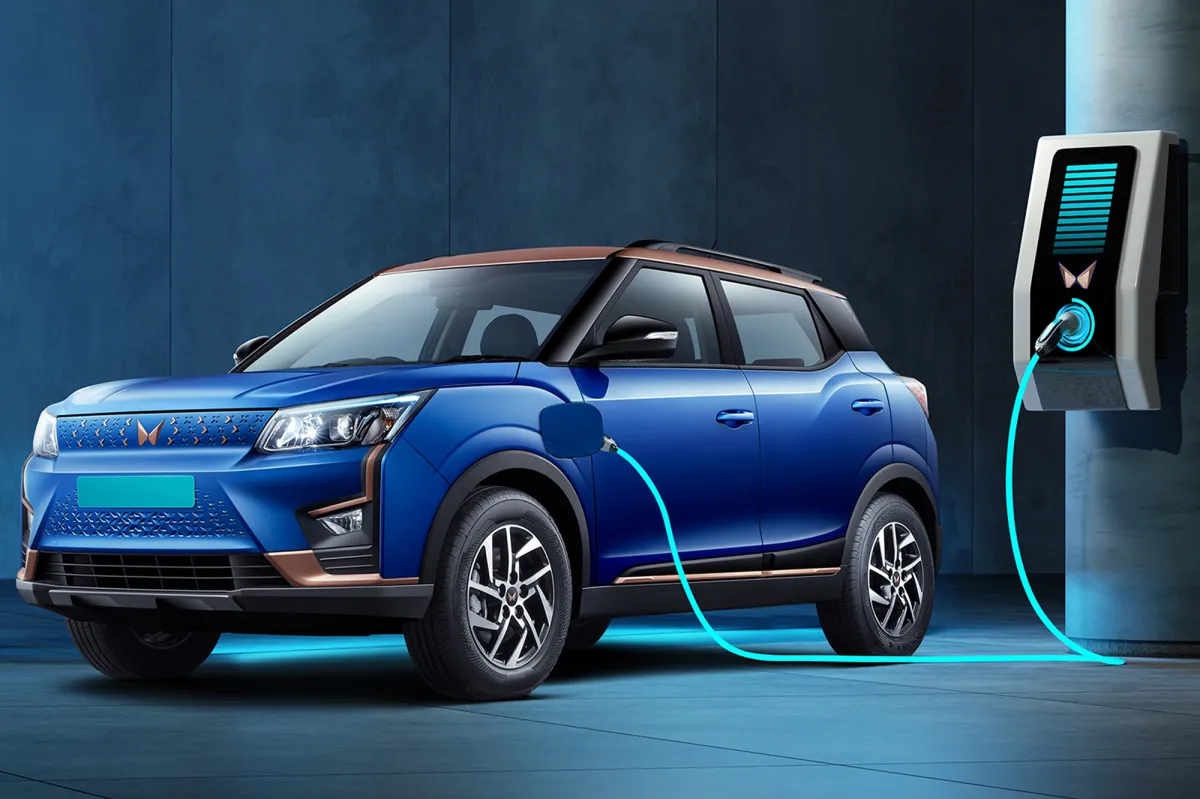 Mahindra XUV400 EV - Price in India (May 2026), Specs, Reviews | Smartprix