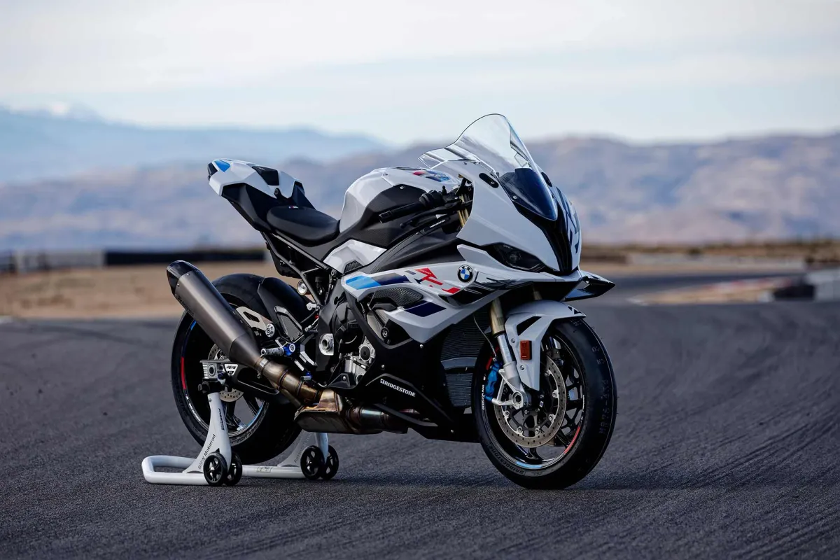 BMW S 1000 RR Pro - Price in India (Mar 2026), Specs, Reviews | Smartprix