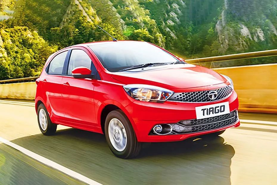 Tata Tiago XE Price in India 2025, Full Specs & Review | Smartprix