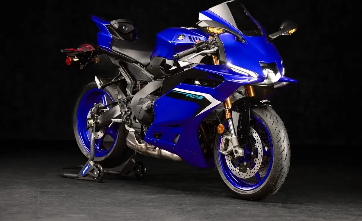 Yamaha YZF-R9 Price in India 2026, Full Specs & Review | Smartprix