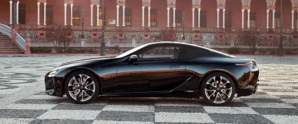 Lexus LC Price in India 2025, Full Specs & Review | Smartprix