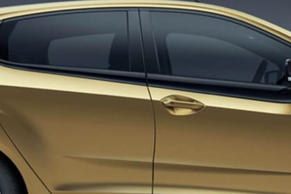 Tata Altroz XE Price in India 2024, Full Specs & Review | Smartprix