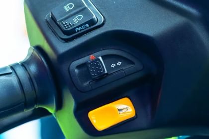 TVS Jupiter Disc SXC Price in India 2025, Full Specs & Review | Smartprix