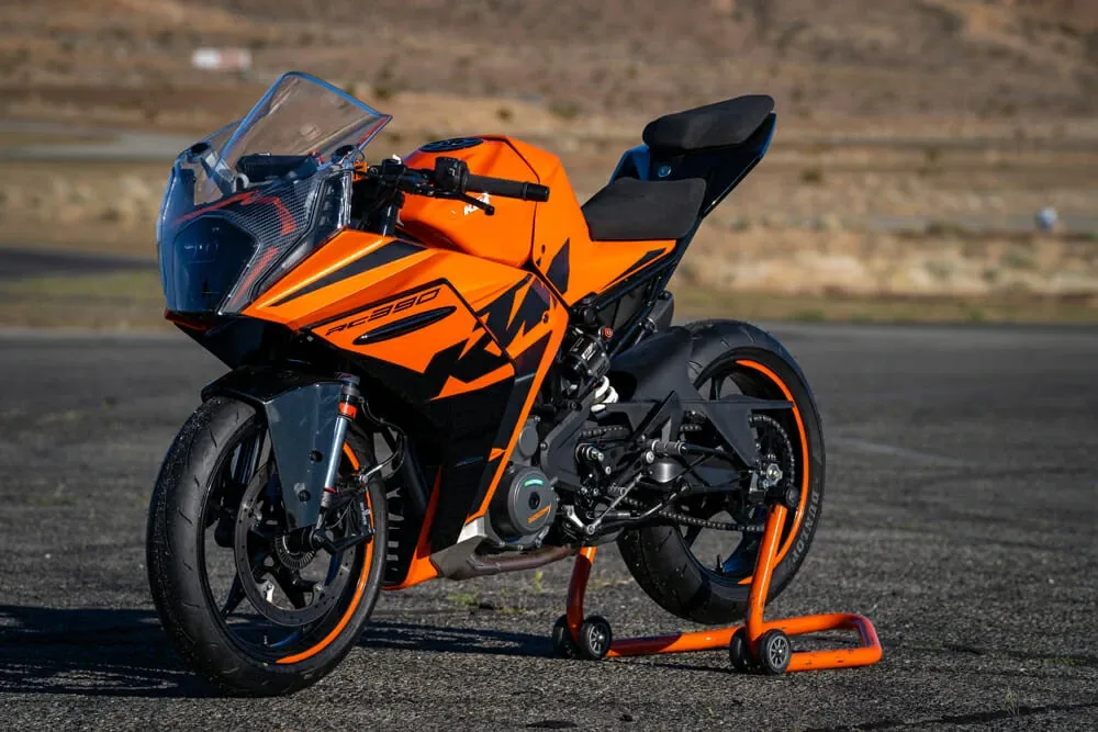 KTM RC 390 Price in India 2025, Full Specs & Review | Smartprix