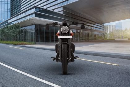 Jawa 42 Bobber Jasper Red Price in India 2025, Full Specs & Review ...