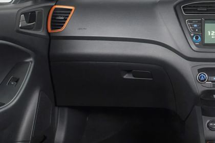 Hyundai i20 Magna Price in India 2025, Full Specs & Review | Smartprix
