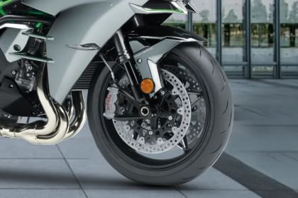 Kawasaki Ninja H2R Price in India 2025, Full Specs & Review | Smartprix