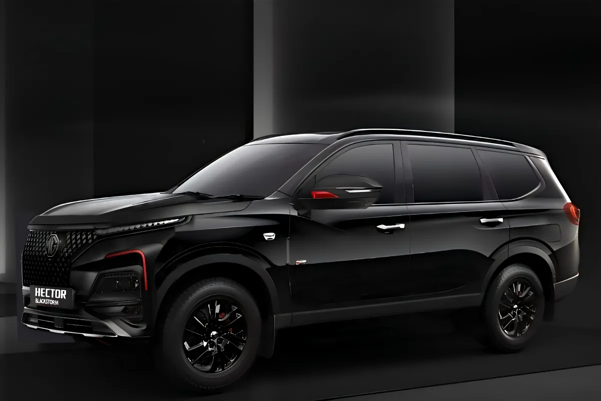 MG Hector Plus Price in India 2026, Full Specs & Review | Smartprix