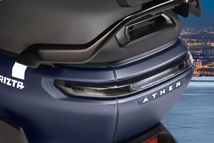 Ather Rizta Z 3.7 kWh Price in India 2025, Full Specs & Review | Smartprix