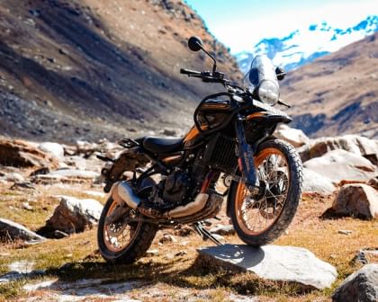 Royal Enfield Himalayan Slate Price in India 2024, Full Specs & Review ...