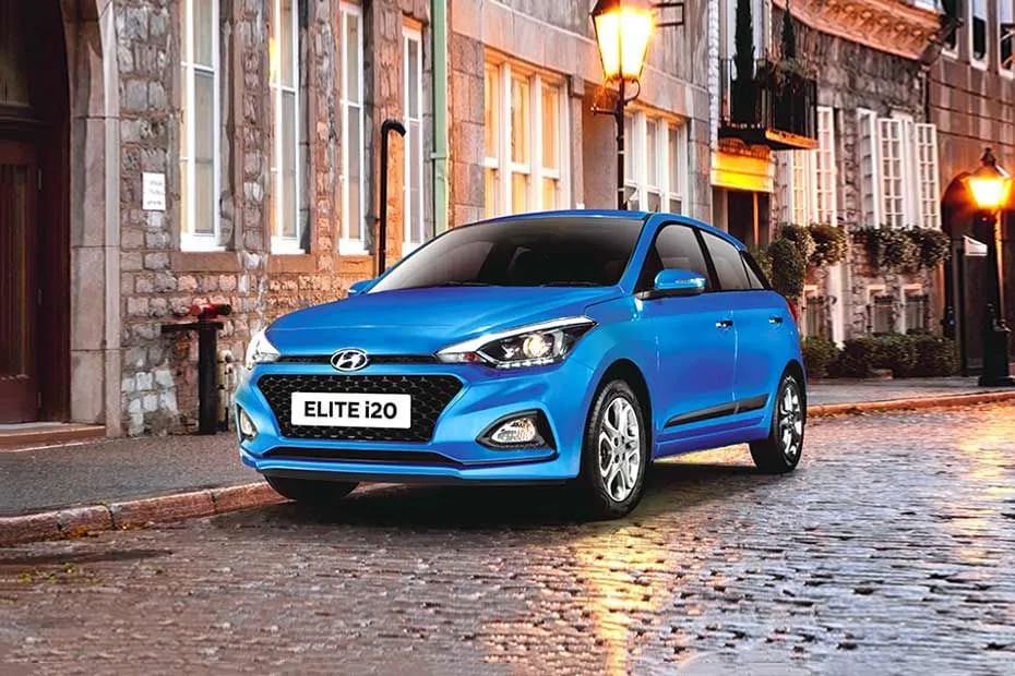 Hyundai i20 Sportz DT Price in India 2025, Full Specs & Review | Smartprix