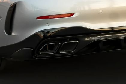 Mercedes-Benz AMG C63 SE Performance Price in India 2024, Full Specs ...