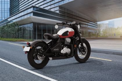 Jawa 42 Bobber Jasper Red Price in India 2025, Full Specs & Review ...