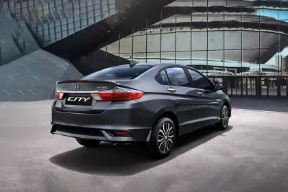 Honda City V CVT Price in India 2025, Full Specs & Review | Smartprix