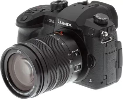 Panasonic Lumix DC-GH5 Camera (With 12-60mm Lens) Price in India 2025, Full Specs & Review ...