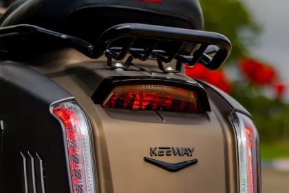 Keeway Sixties 300i Price in India 2025, Full Specs & Review | Smartprix