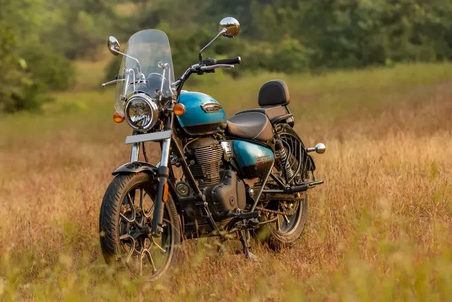 Royal Enfield Meteor 350 Supernova Price in India 2025, Full Specs & Review | Smartprix