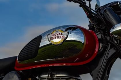 Royal Enfield Classic 350 Commando Sand Price in India 2025, Full Specs ...