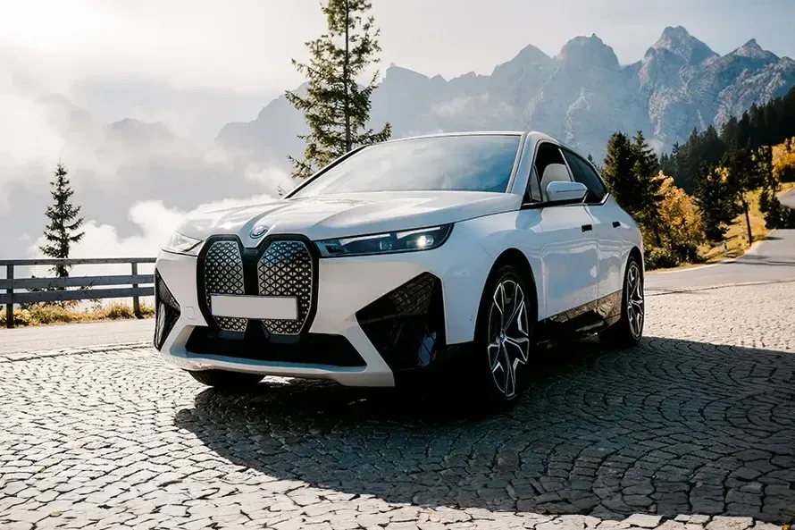 BMW iX Price in India 2025, Full Specs & Review | Smartprix