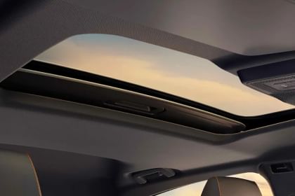 Tata Altroz Racer R1 Price in India 2025, Full Specs & Review | Smartprix