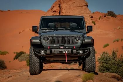 Jeep Wrangler Ultimate Price in India 2024, Full Specs & Review | Smartprix