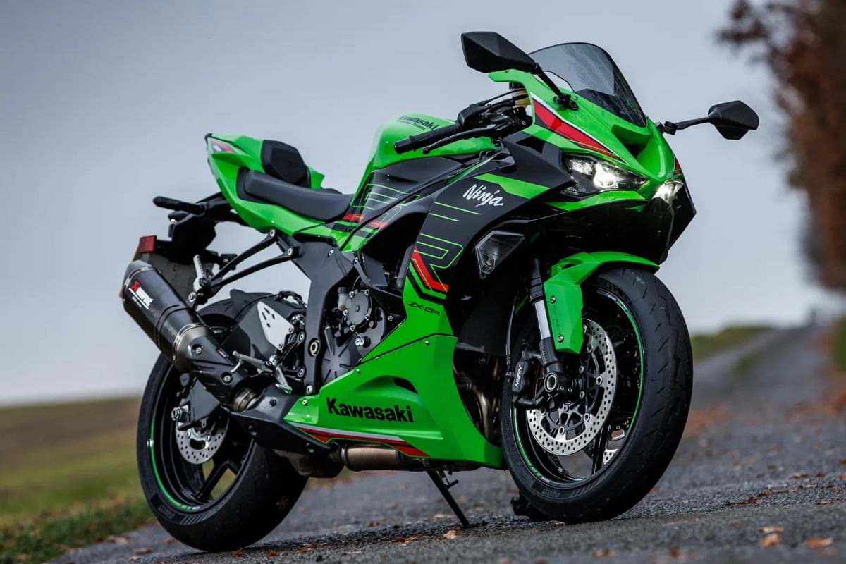 Kawasaki Ninja ZX-6R Price in India 2025, Full Specs & Review | Smartprix