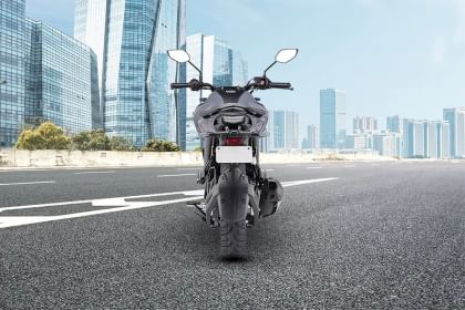 Yamaha FZS-FI V4 DLX Price in India 2025, Full Specs & Review | Smartprix