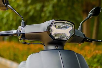 Keeway Sixties 300i Price in India 2025, Full Specs & Review | Smartprix