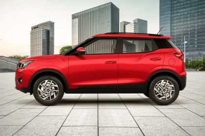 Mahindra XUV300 W6 AMT Diesel Price in India 2025, Full Specs & Review ...