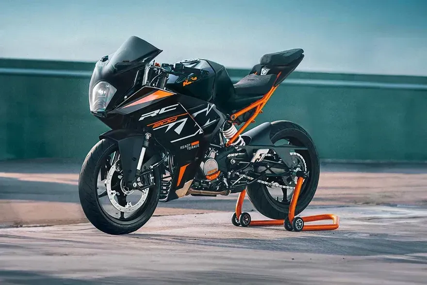KTM RC 200 Price in India 2025, Full Specs & Review | Smartprix