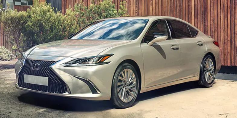 Lexus ES 300h Luxury Price in India 2024, Full Specs & Review | Smartprix