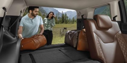 Jeep Meridian Overland AT Price in India 2025, Full Specs & Review ...